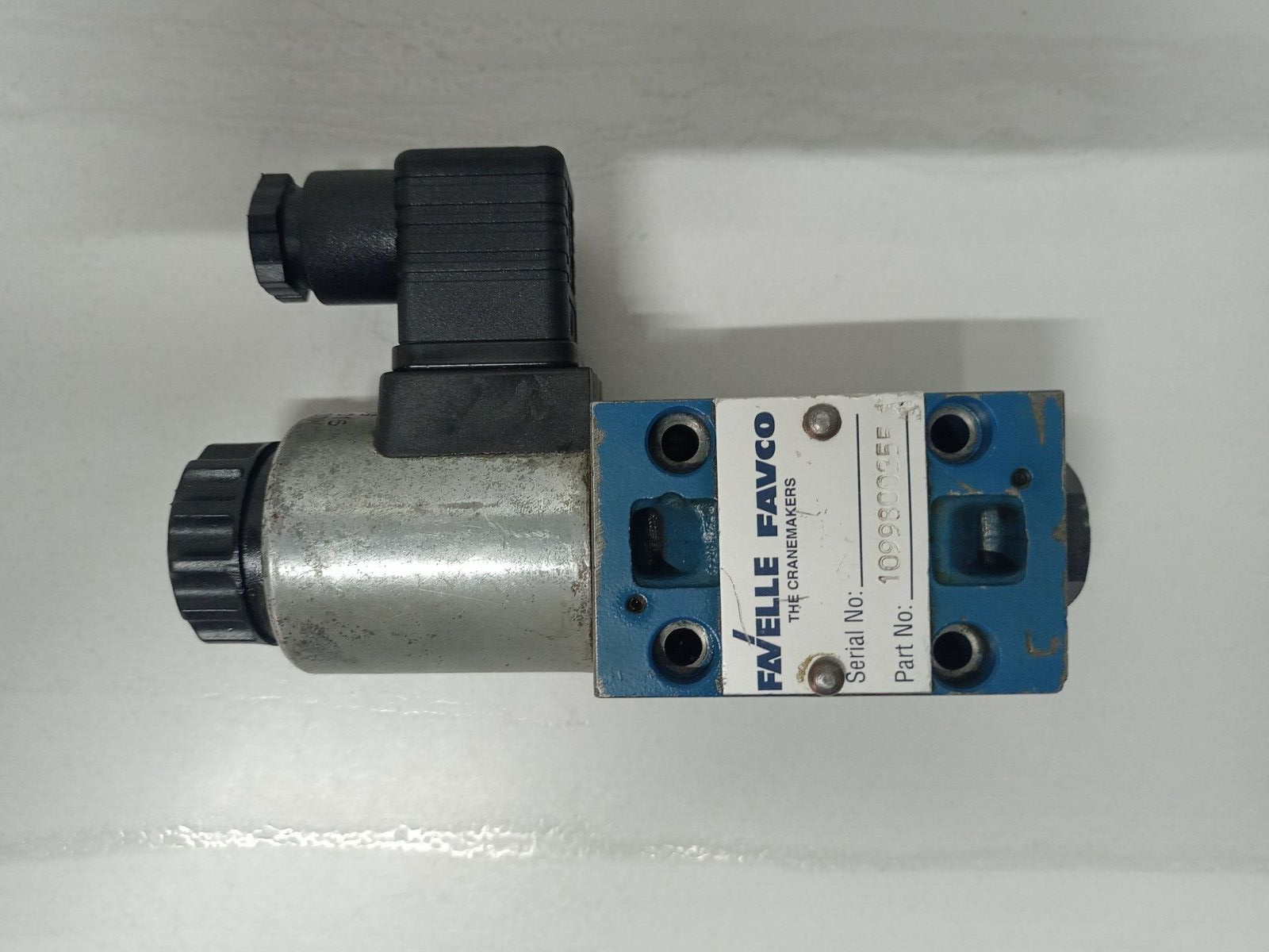 FAVELLE FAVCO Part No. 1099800355 Directional control valve - NEW ...